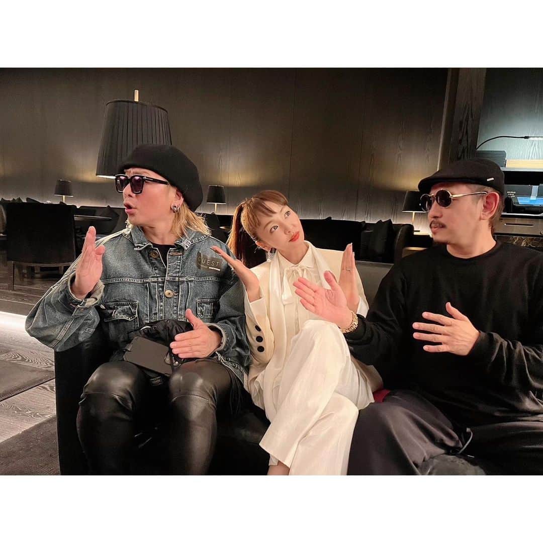 神田うのさんのインスタグラム写真 - (神田うのInstagram)「みんな💕でデジタルアートShow『Syn』を見終わった後は45階にある ...