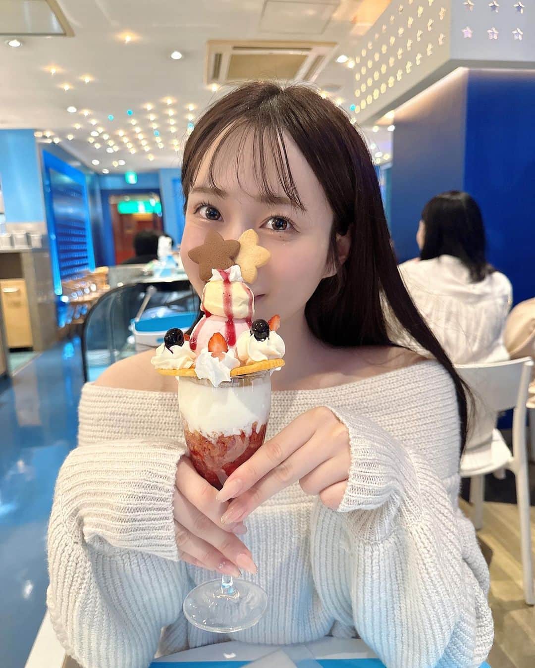 ぷうたんさんのインスタグラム写真 - (ぷうたんInstagram)「星座パフェ🍓🌟 わたしはうお座🐟♡」10月15日 21時54分 ...