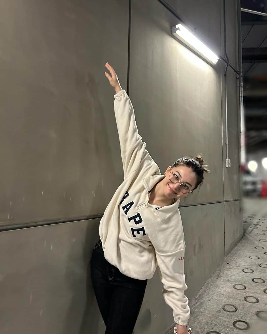 金谷鞠杏さんのインスタグラム写真 - (金谷鞠杏Instagram)「ーーーーーーーーーーーーーーー マネさんと一緒に GENIC teamでたべる ポンデリングを10個買いました🍩 ここで ...