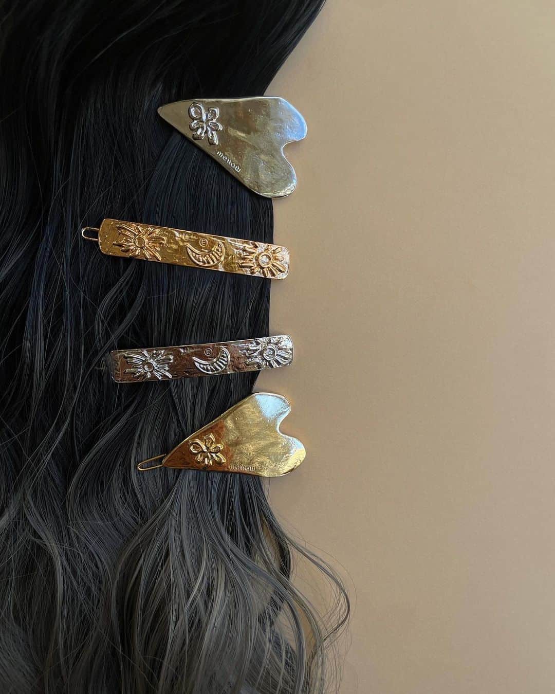 芽朗さんのインスタグラム写真 - (芽朗Instagram)「mellow hair accessories 🪮 合わせてイヤリングを 本日 ...