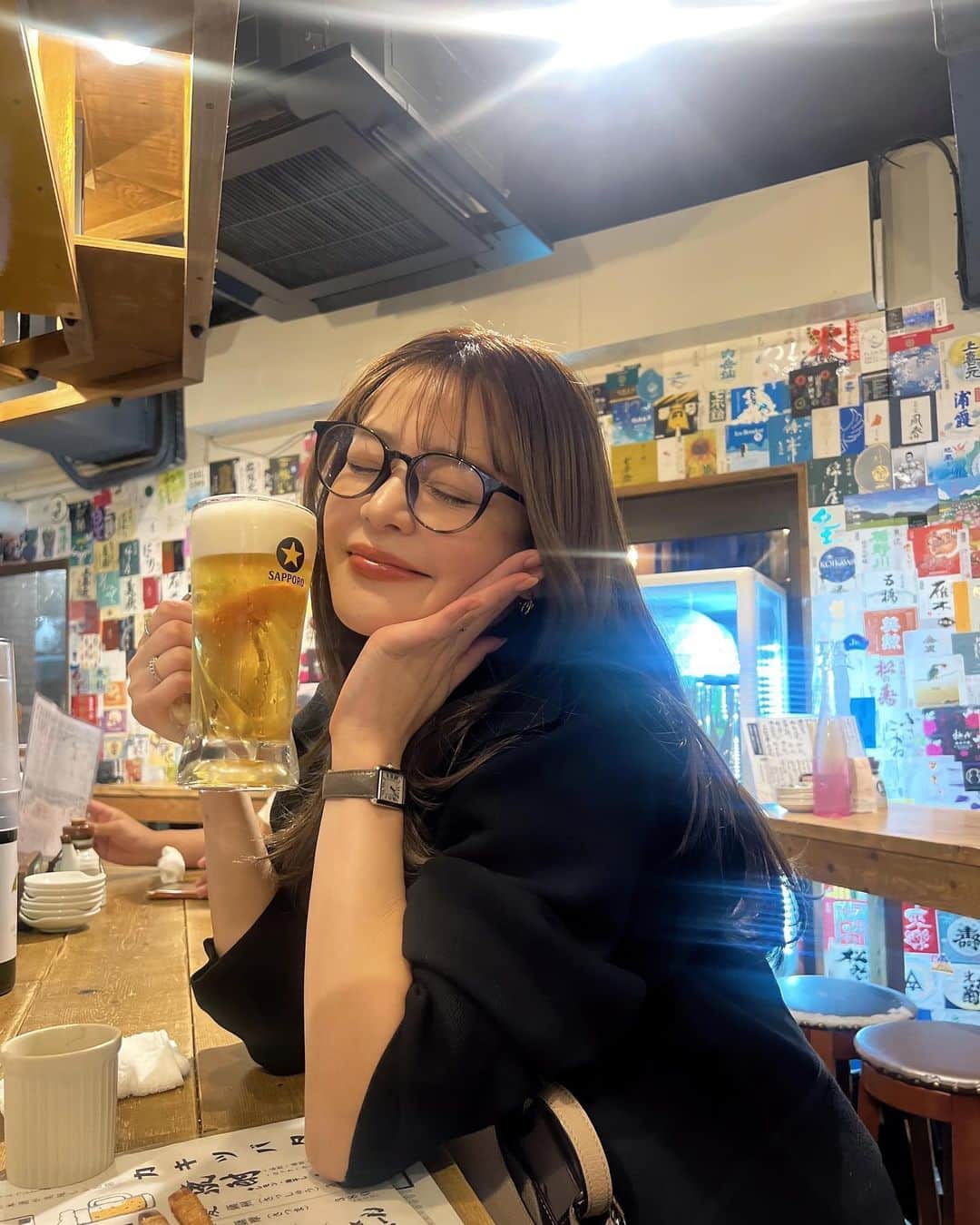 Nanamiさんのインスタグラム写真 - (NanamiInstagram)「. たまたま近くにいた友達と🍻♡ 最近メガネが好き。 #定期的にビール投稿#やめたいナッ笑」10月15日 18時 ...