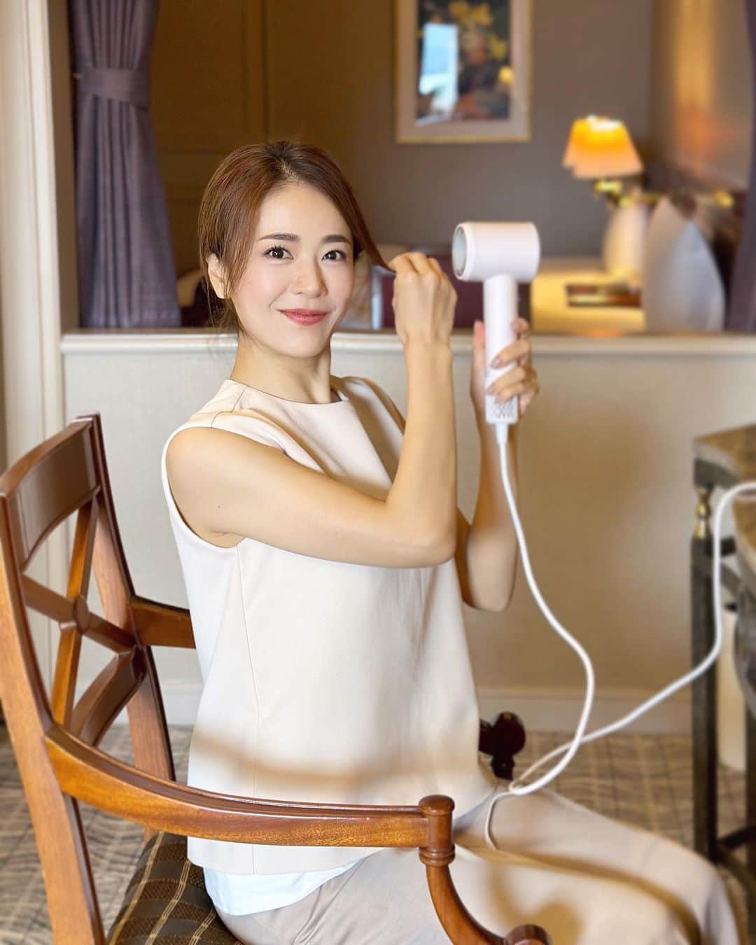 しろまっするさんのインスタグラム写真 - (しろまっするInstagram)「・ ANLANダブルケアドライヤー 特徴⬇️ ①5m³/minの大風量 ②1億マイナスイオン ③21m/sの高风速 ...