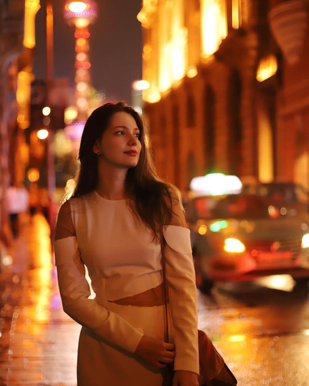 アナスタシア・セボスカァヤさんのインスタグラム写真 - (アナスタシア・セボスカァヤInstagram)「citywalk🎇」10月16日 ...