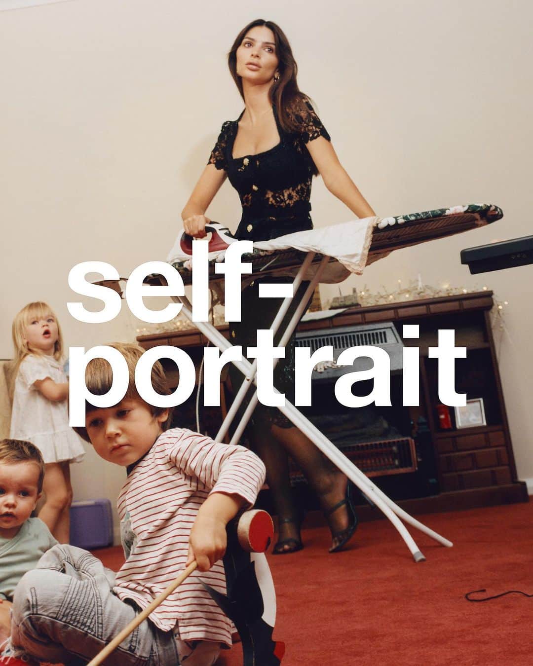SELF PORTRAITさんのインスタグラム写真 - (SELF PORTRAITInstagram)「AT HOME, WITH SELF ...