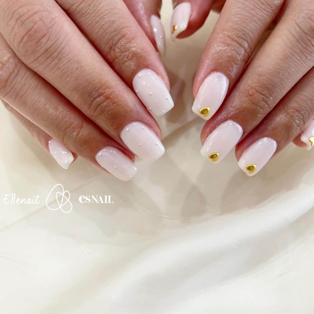 esNAILさんのインスタグラム写真 - (esNAILInstagram)「山下莉奈さん @rinayamashita いつもありがとうございます💗 . . シアーホワイトのアシメデザイン♡ ...