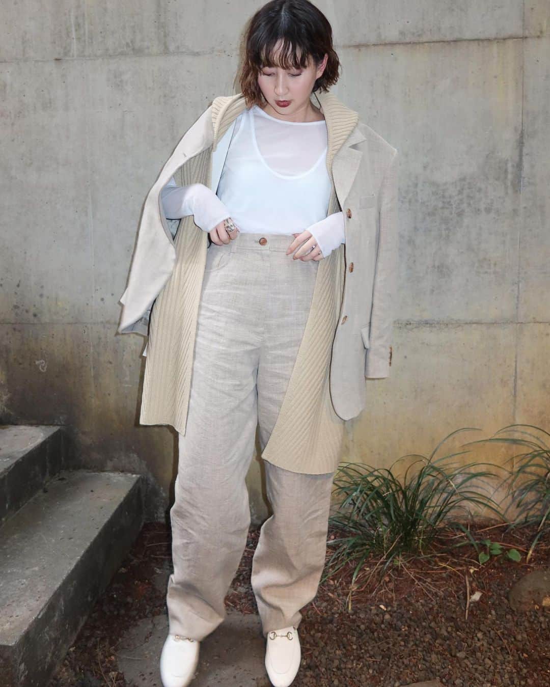 河北麻友子さんのインスタグラム写真 - (河北麻友子Instagram)「FASHION SUIT: Acne Studios TOP: ETRÉ HOOD: Ameri SLIPPERS ...