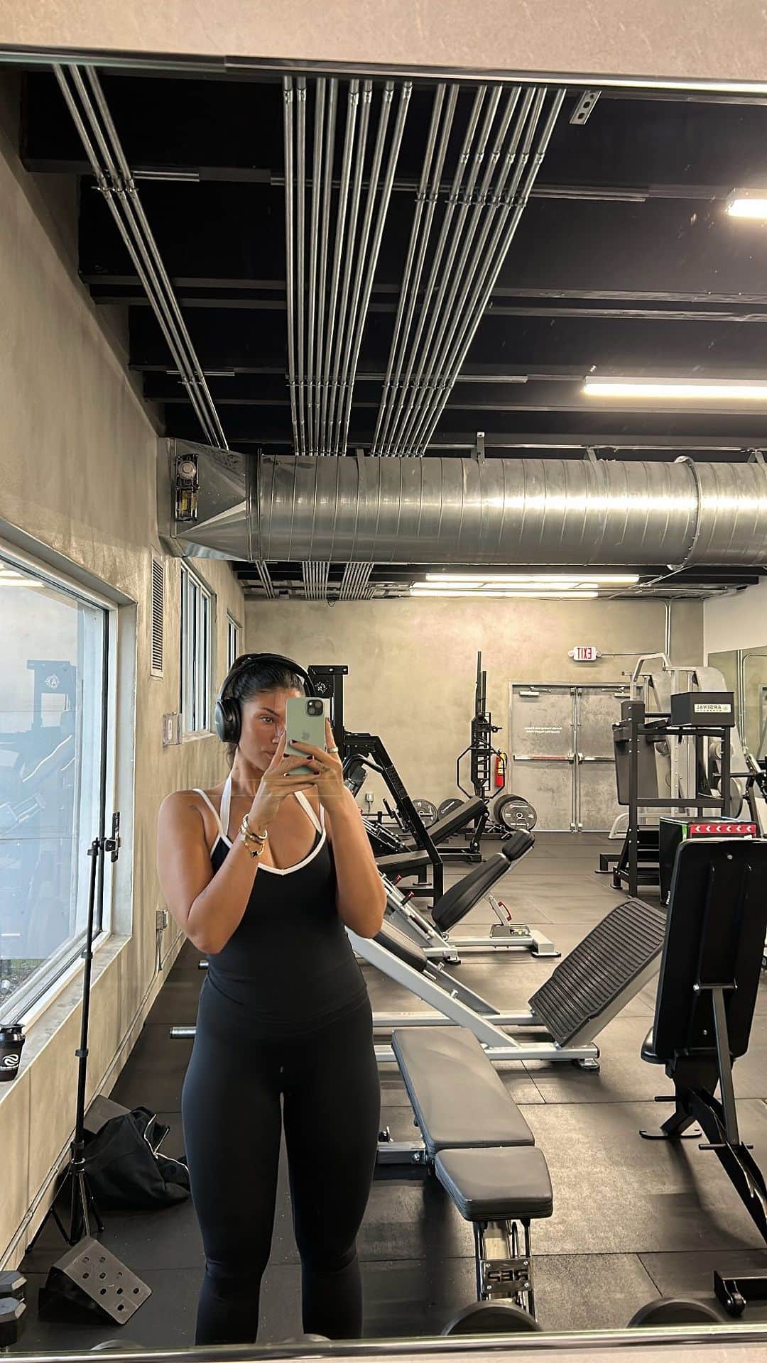 La'Tecia Thomasさんのインスタグラム動画 - (La'Tecia ThomasInstagram)「Big back ...