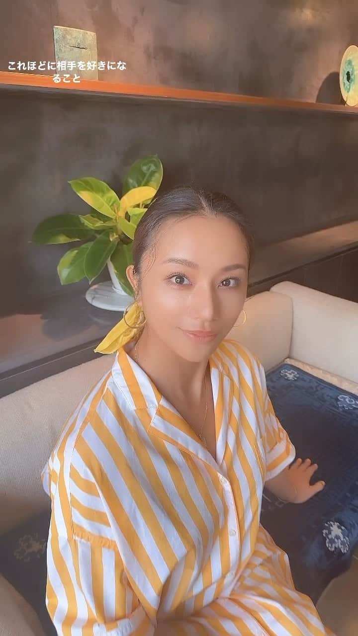 高橋メアリージュンさんのインスタグラム動画 - (高橋メアリージュンInstagram)「Yellow cordinate. 懐メロ♪🎥by sister 💄Kosuke Hori 👗 ...