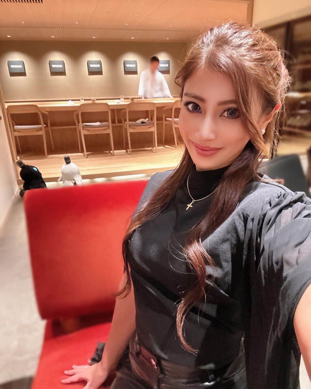 Yurikaさんのインスタグラム写真 Yurikainstagram 「🤫🤍 📍都内某所『鮨nigiri』 会員数100名のみという