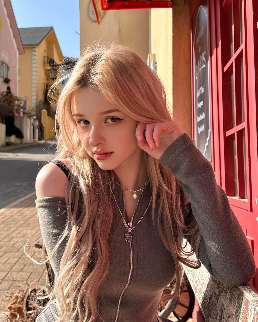 Elina 엘리나 (エリナ) さんのインスタグラム写真 - (Elina 엘리나 (エリナ) Instagram)「It's already ...