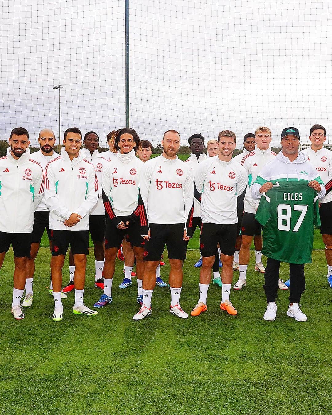 マンチェスター・ユナイテッドさんのインスタグラム写真 - (マンチェスター・ユナイテッドInstagram)「One month on ...