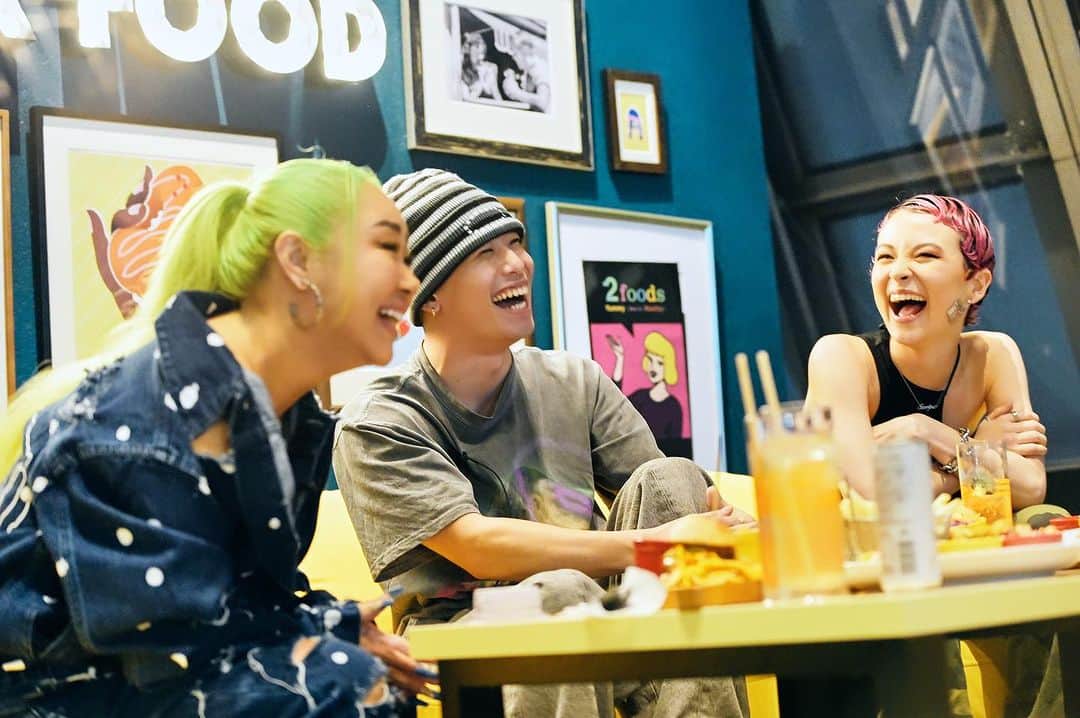 ルナさんのインスタグラム写真 - (ルナInstagram)「@2foods_ch 公式youtubeにてAshley ＆$HOR1 WINBOY のインタビュー後編がアップされたよー ...