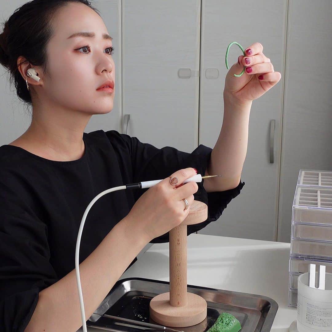 sayumi katoさんのインスタグラム写真 - (sayumi katoInstagram)「ÜME初となるバングルを試作中。 今原型から ...