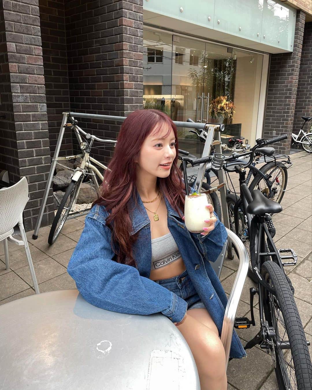 UKAさんのインスタグラム写真 - (UKAInstagram)「なんか喋ってる🗣️💕笑 そいえば秋もこのカラーでいく🍁 @ankhcross.yui さんにカラーいれてもらってきた ️ ...