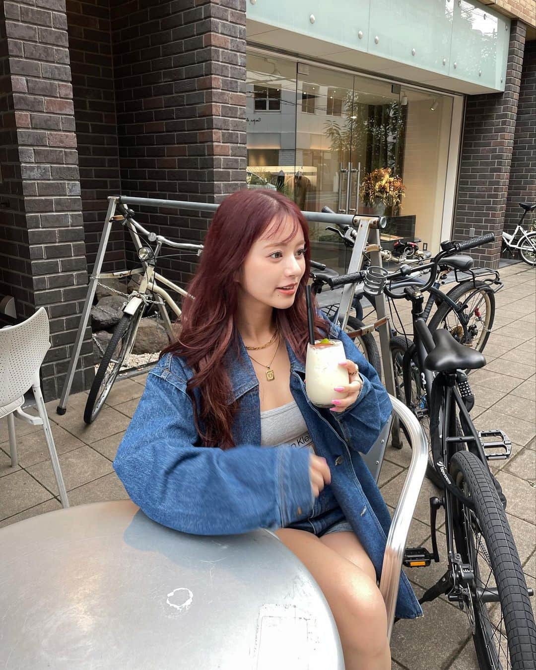 UKAさんのインスタグラム写真 - (UKAInstagram)「なんか喋ってる🗣️💕笑 そいえば秋もこのカラーでいく🍁 @ankhcross.yui さんにカラーいれてもらってきた ️ ...