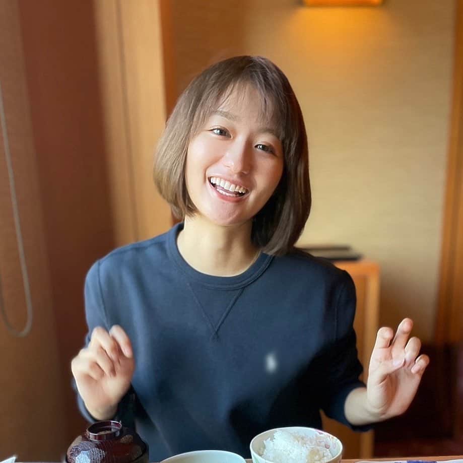 佐藤ちひろさんのインスタグラム写真 - (佐藤ちひろInstagram)「ボブにしました！ 最近のお気に入りは内巻きです。 似合ってたらうれしいなあ☺️ #ボブ #内巻き #内巻きボブ ...