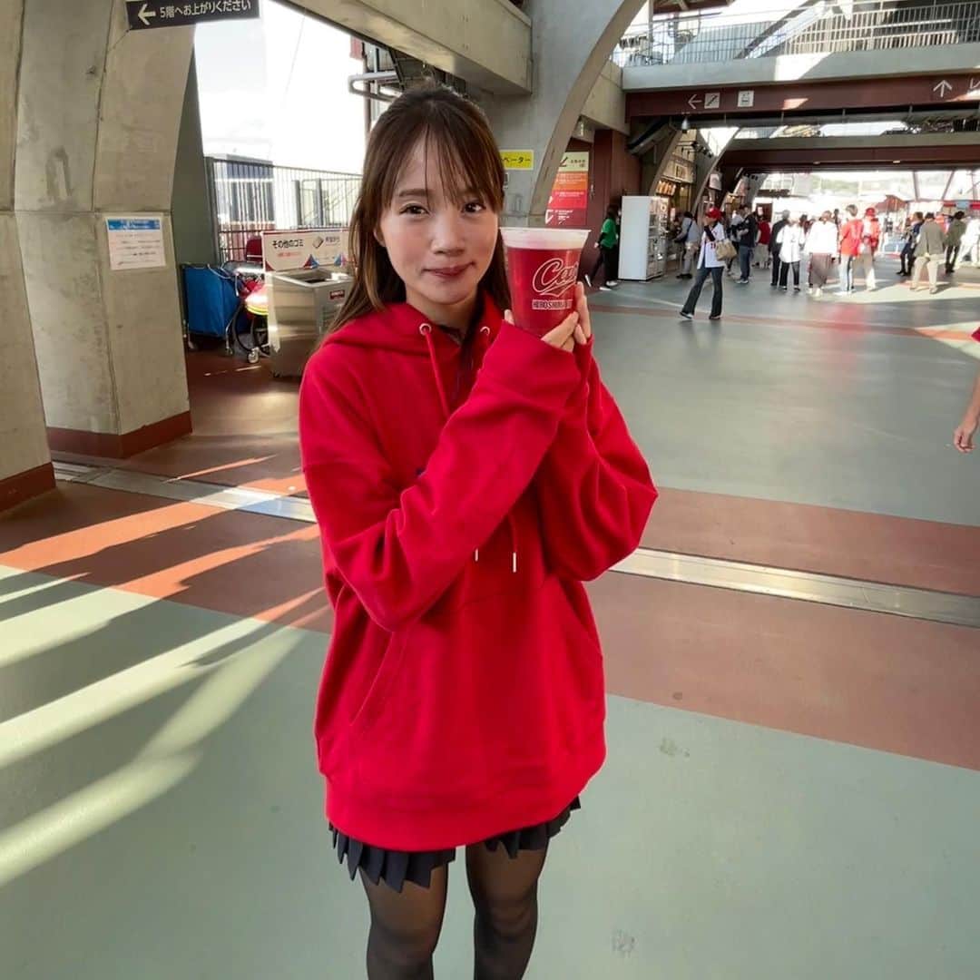 古田ちさこさんのインスタグラム写真 - (古田ちさこInstagram)「🏟️🎈 CS1stの2試合目、この日が私の今季最後のカープ観戦となりました⸝⋆ ゴルフから直行したのでゴルフウェアに ...