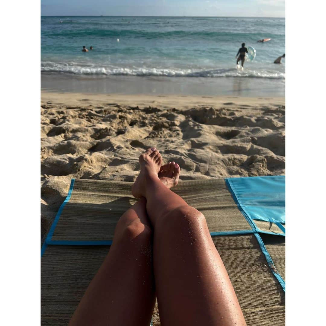 浅川悠さんのインスタグラム写真 - (浅川悠Instagram)「Sunburn, Neosporin and Suntan🤣」10月22日 ...