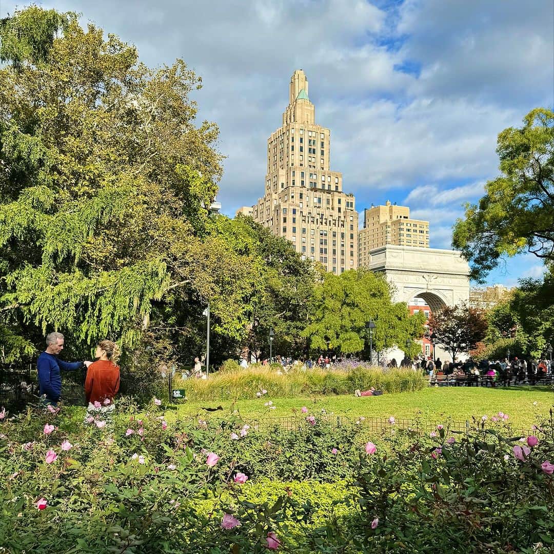 Ilana Wilesさんのインスタグラム写真 - (Ilana WilesInstagram)「It was Mike’s birthday today! 51. Craziness. He ...