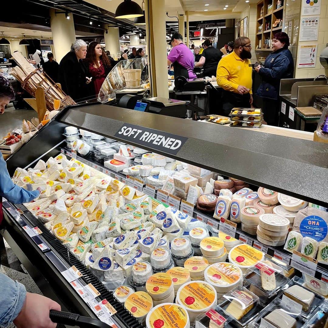 Ilana Wilesさんのインスタグラム写真 - (Ilana WilesInstagram)「It was Mike’s birthday today! 51. Craziness. He ...