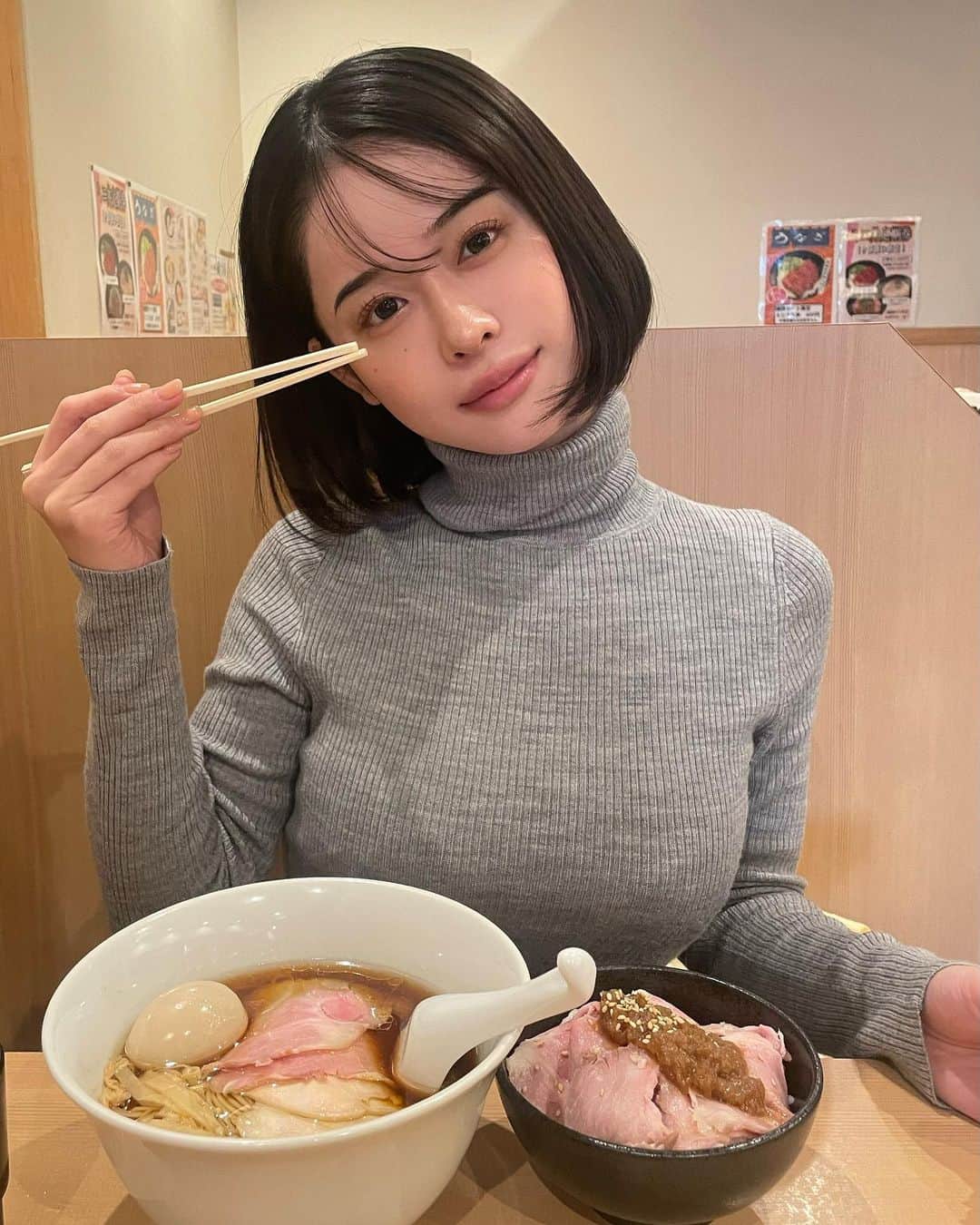 MINAMOさんのインスタグラム写真 - (MINAMOInstagram)「おいひ〜！ヒ〜！」10月23日 19時10分 - minamo_j