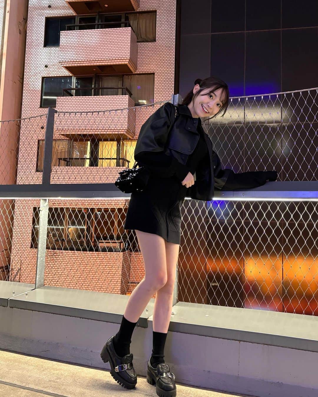 かとゆりさんのインスタグラム写真 - (かとゆりInstagram)「今日のふく、まっくろコーデ🖤」11月19日 18時50分 ...