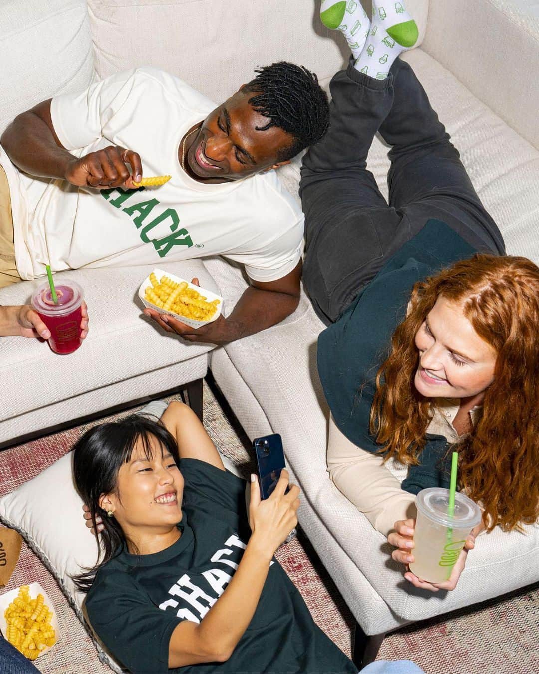SHAKE SHACKさんのインスタグラム写真 - (SHAKE SHACKInstagram)「Shack merch is here! 💚 ...