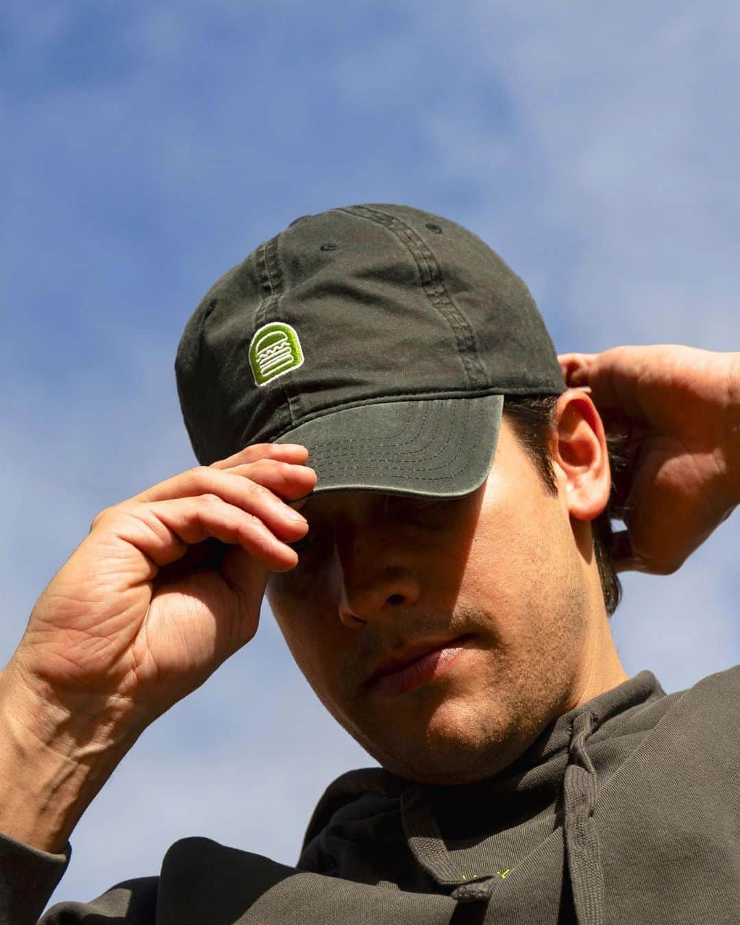 SHAKE SHACKさんのインスタグラム写真 - (SHAKE SHACKInstagram)「Shack merch is here! 💚 ...