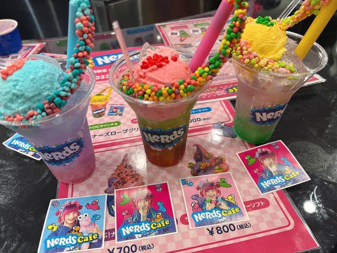 近藤千尋さんのインスタグラム写真 - (近藤千尋Instagram)「NeRds Cafe さんのレセプションパーティーへ🩷 娘たちが大好き ...