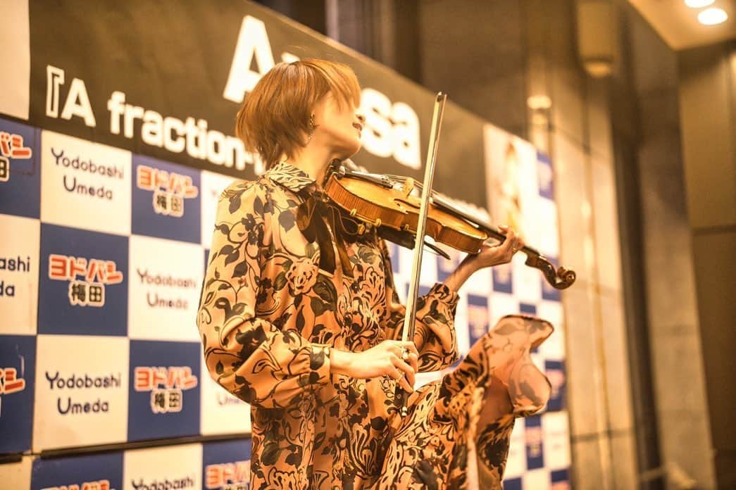 AYASAさんのインスタグラム写真 - (AYASAInstagram)「🎻 ヨドバシカメラマルチメディア梅田店様でのリリースイベントの図。その② (2023.10.28) 2日連続お世話に ...