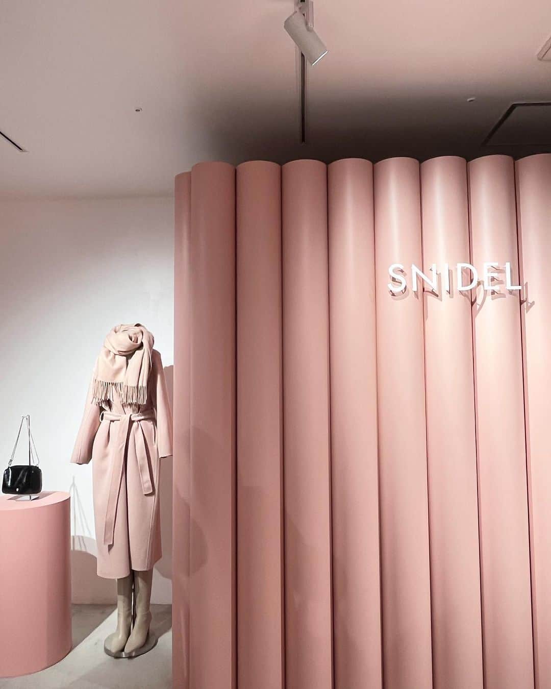 左伴彩佳さんのインスタグラム写真 - (左伴彩佳Instagram)「・ SNIDELの限定ホリデーイベントに お邪魔してきました🎄 @snidel_official ...