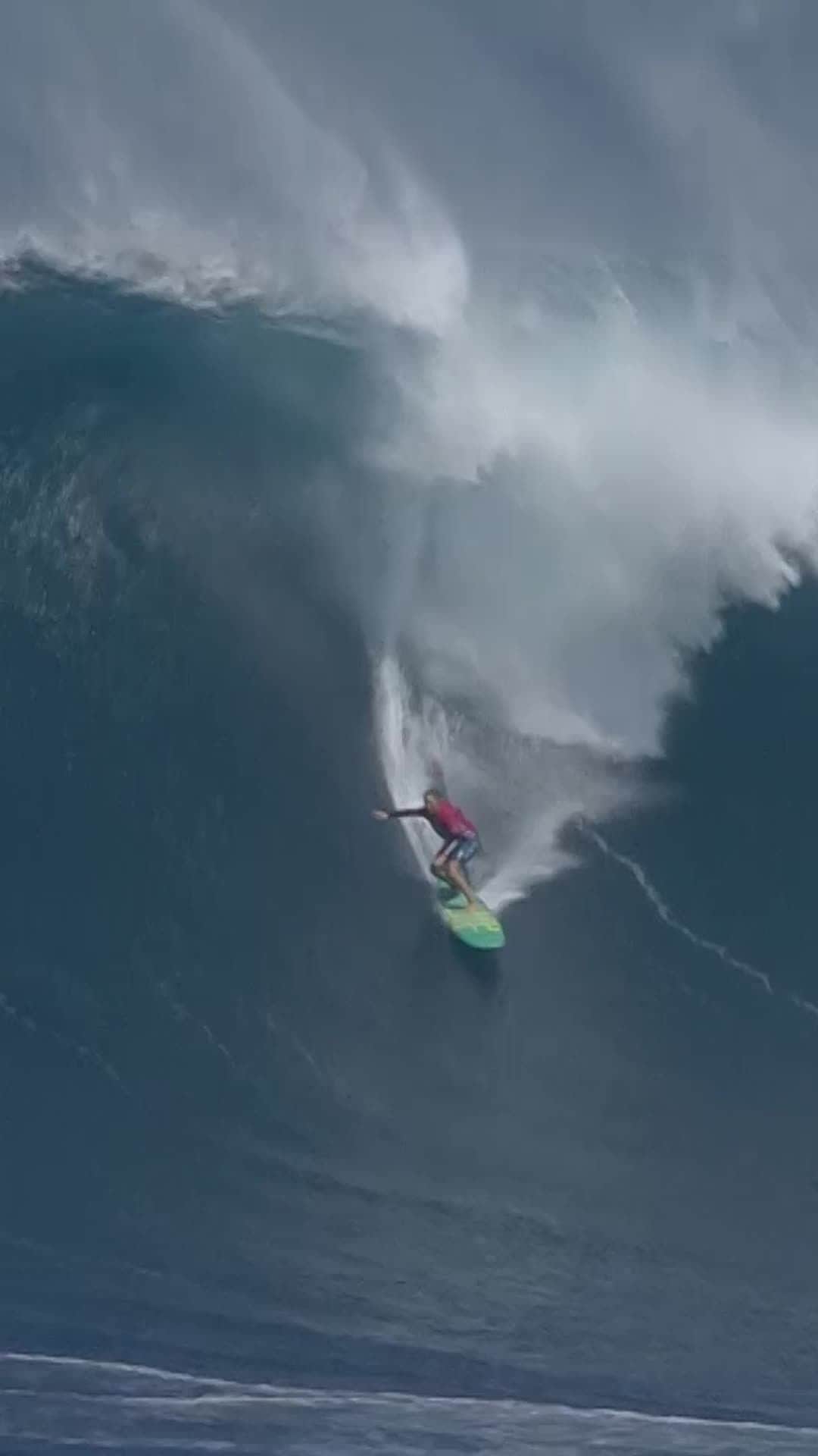 世界プロサーフィン連盟（WSL）さんのインスタグラム動画 - (世界プロサーフィン連盟（WSL）Instagram)「When a 💣 ...