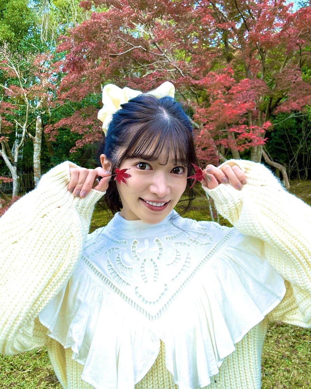 渚志帆さんのインスタグラム写真 - (渚志帆Instagram)「真っ赤な紅葉の葉っぱ𓂃𓂂🍁」11月21日 20時00分 - totsuka_ruu