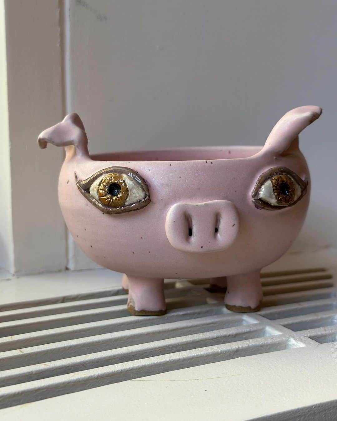 ビジー・フィリップスさんのインスタグラム写真 - (ビジー・フィリップスInstagram)「NEW POTTERY THAT I MADE ...