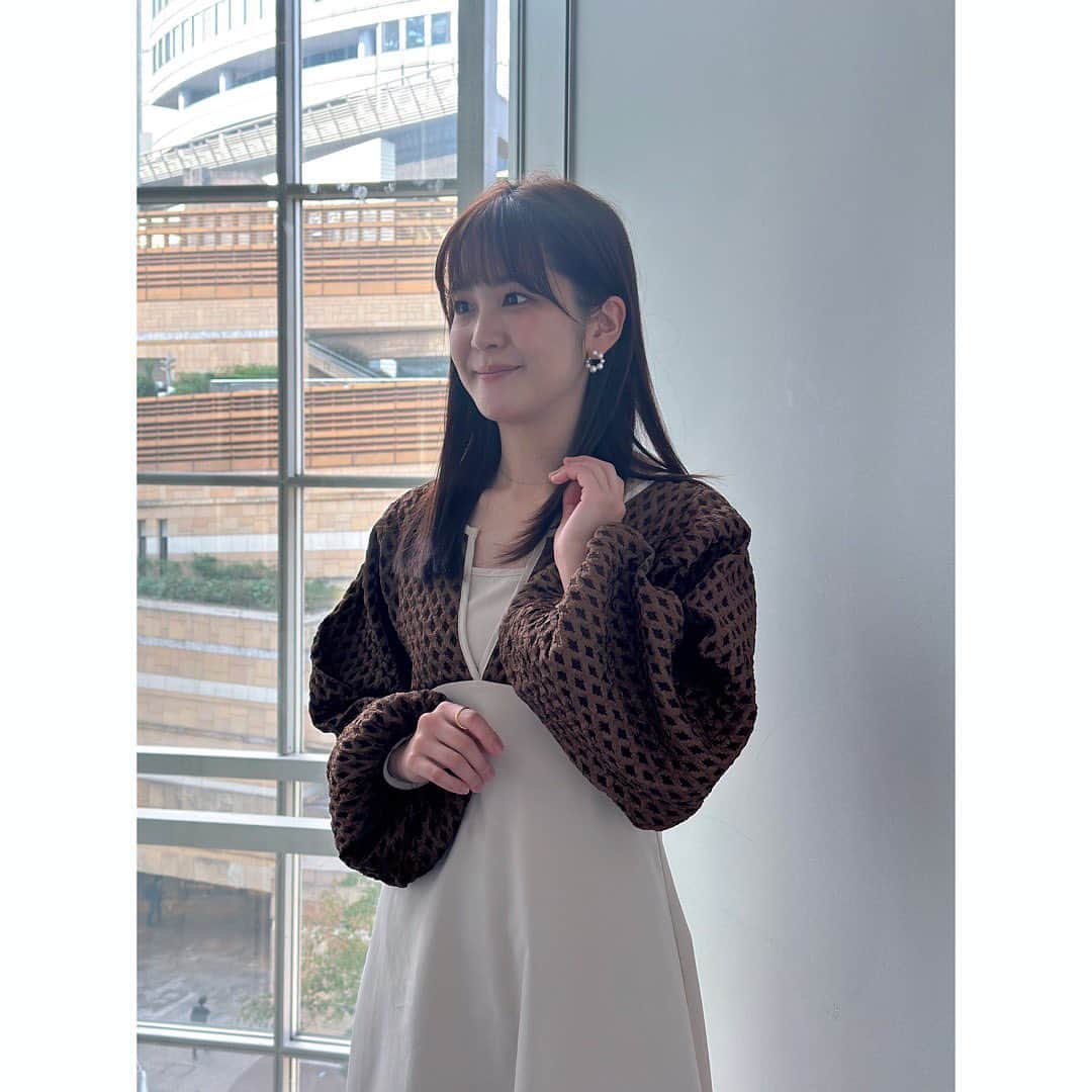 林美桜さんのインスタグラム写真 - (林美桜Instagram)「. #ワイドスクランブル #衣装 . 1.2 ブラウス・パンツ ...