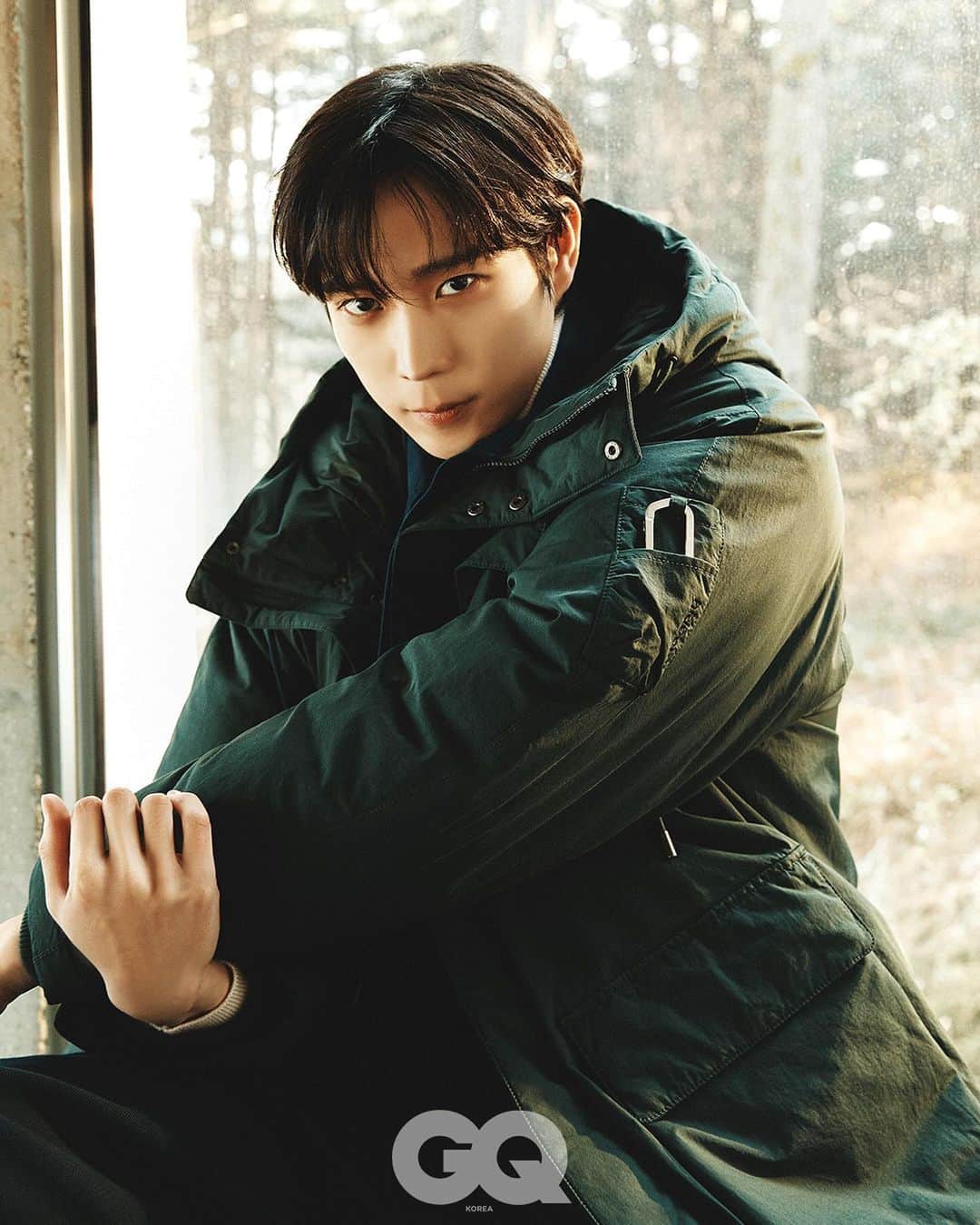 キム・ヨンデさんのインスタグラム写真 - (キム・ヨンデInstagram)「💚 @hideout.dsgn @gq_korea」11月22日 ...