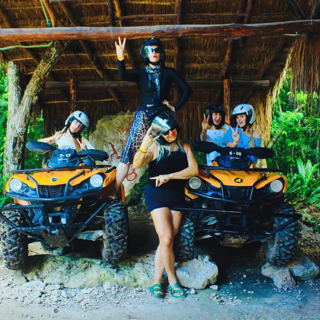 B. Akerlundさんのインスタグラム写真 - (B. AkerlundInstagram)「Thrill Seekers ...