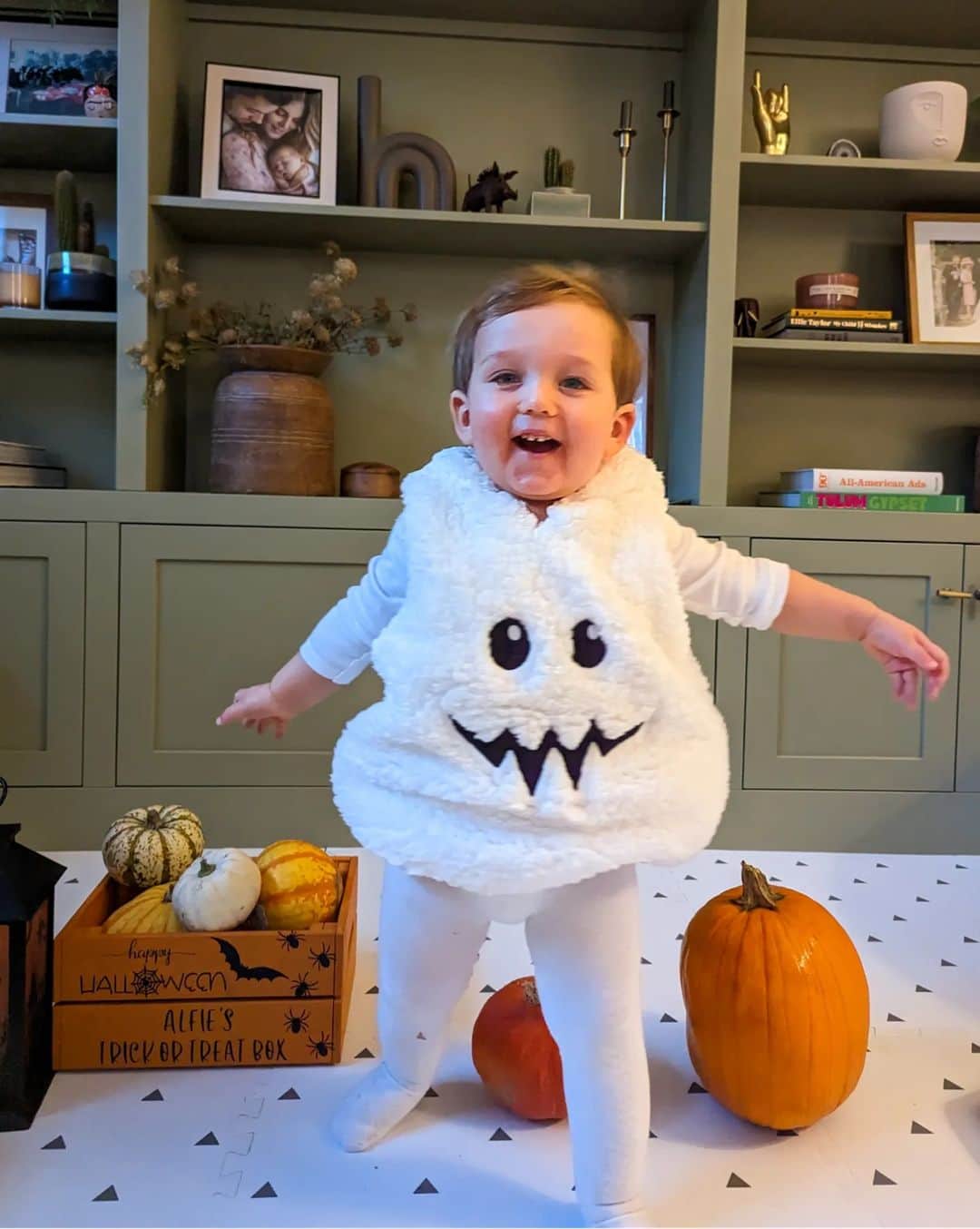 Ashley Jamesさんのインスタグラム写真 - (Ashley JamesInstagram)「Happy Halloween ...