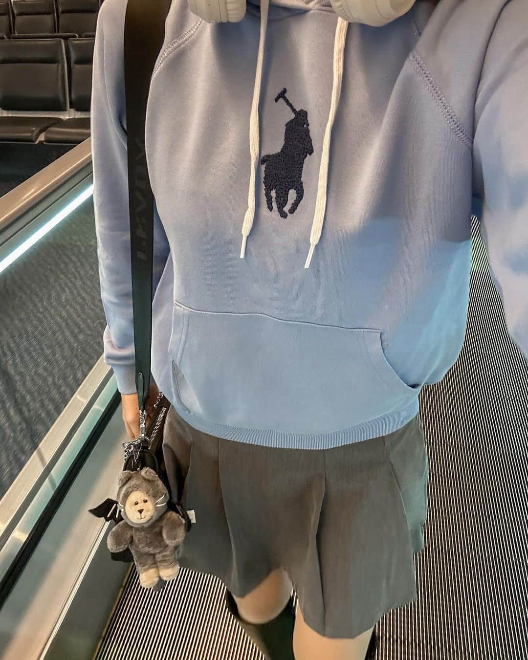 Rieさんのインスタグラム写真 Rieinstagram 「【 羽田空港 】 国内旅行の空港コーデ🛩️☁️ Polo Ralph