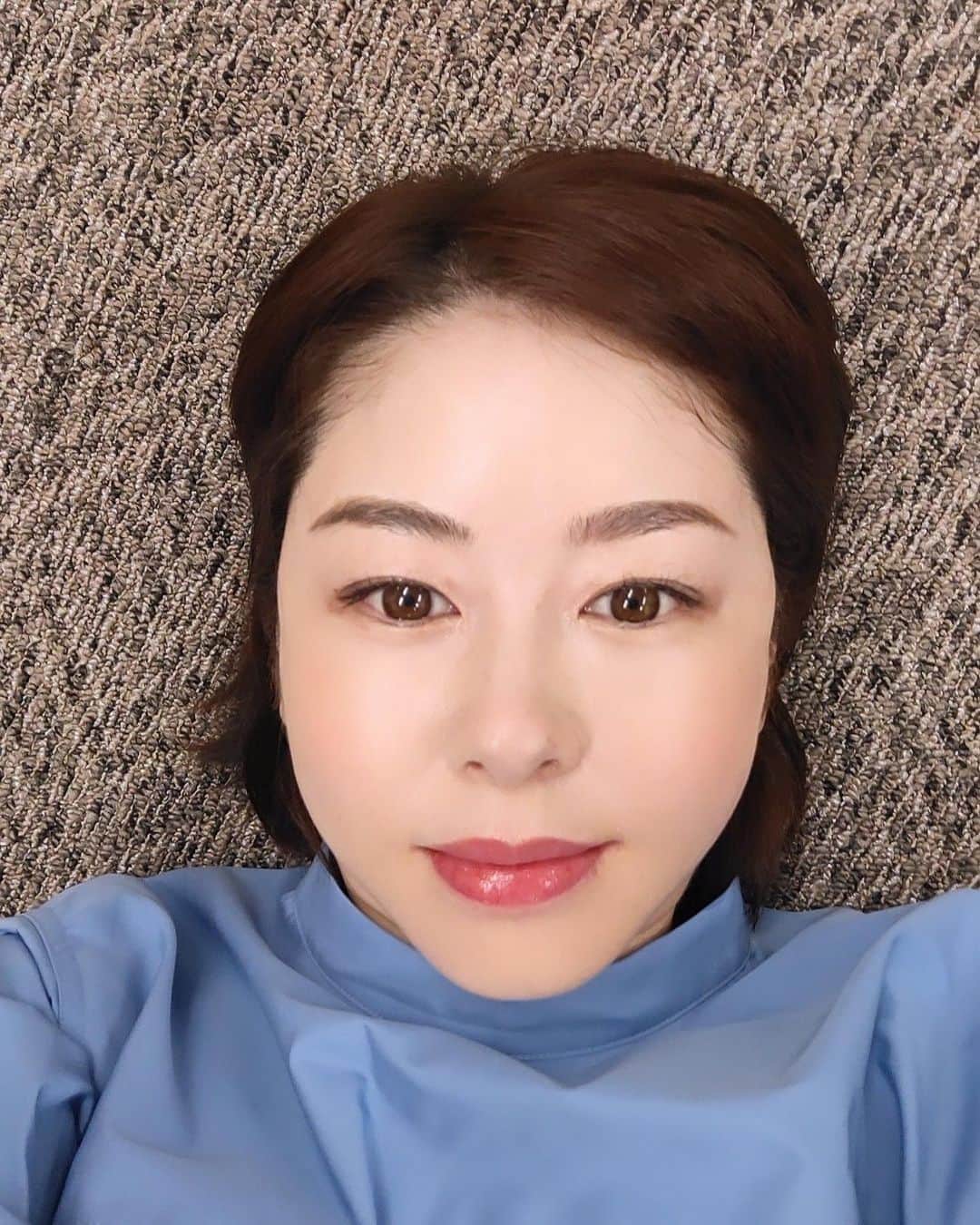 堀内敬子さんのインスタグラム写真 堀内敬子instagram 「アナスタシア🌹 私は千秋楽をむかえました。 終わって、楽屋でゴロン。 最