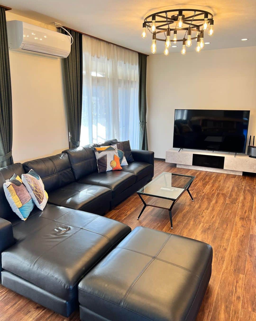 草野春香さんのインスタグラム写真 - (草野春香Instagram)「. 📍𝗠𝗶𝘀𝗼𝗿𝗮 𝗬𝘂𝗳𝘂𝗶𝗻 @stayyufuin 大分県由布市にある一棟貸し宿🕊 見た目は普通のお家だけど 中は ...