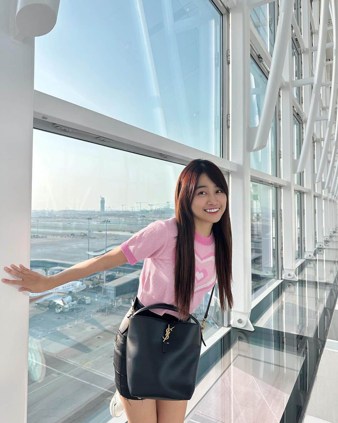 陳伊さんのインスタグラム写真 - (陳伊Instagram)「香港快閃🇭🇰 下次再來 ️ 👕/ @aquastore_tw @long__studio」10月31日 14時45分 - bobeyiyi