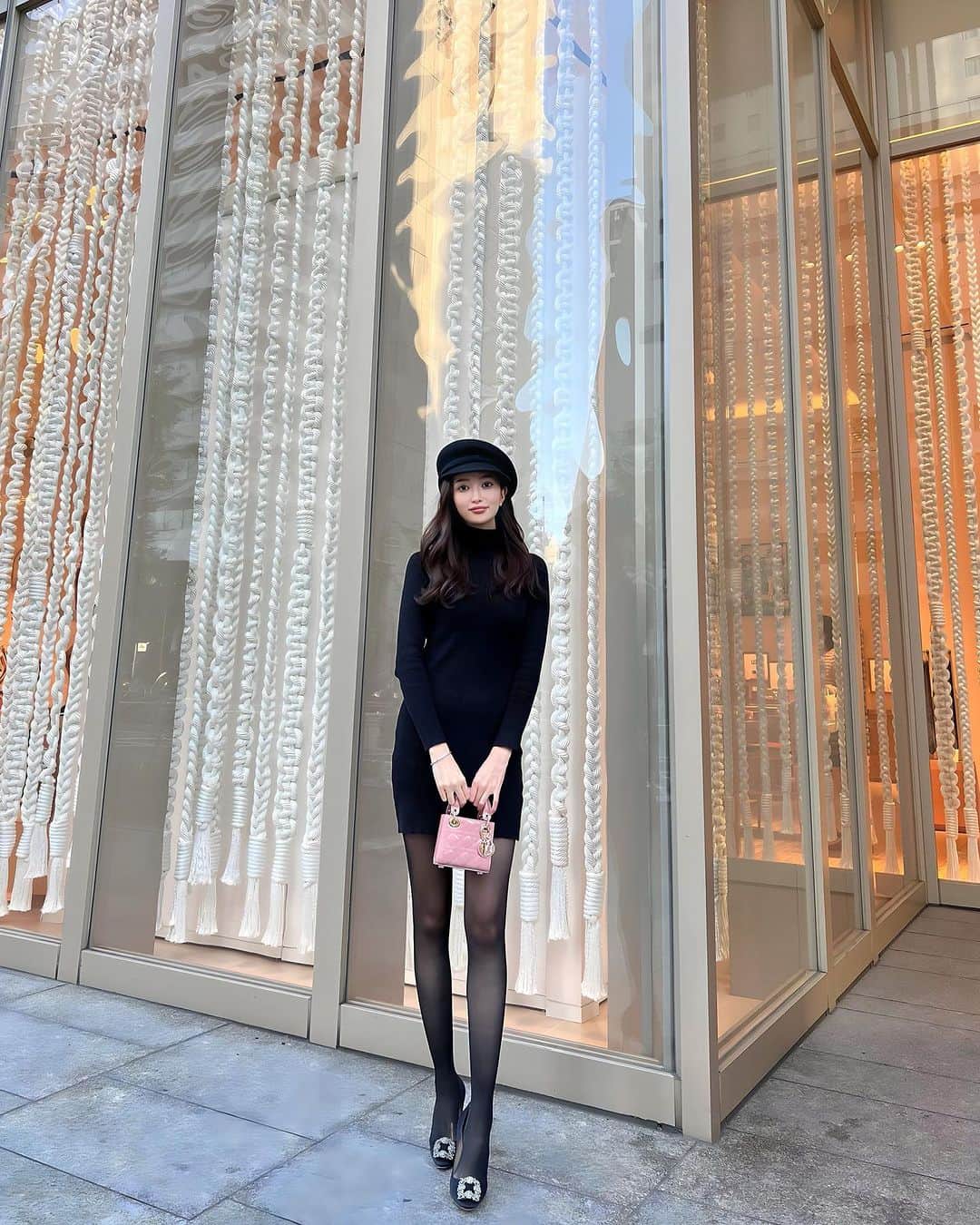 小川真葵さんのインスタグラム写真 - (小川真葵Instagram)「撮影だったから珍しくタイツ🦵 タイツっていうか違う名前あったよね？笑 すぐ伝染するし締め付け感が苦手で プライベートでは ...