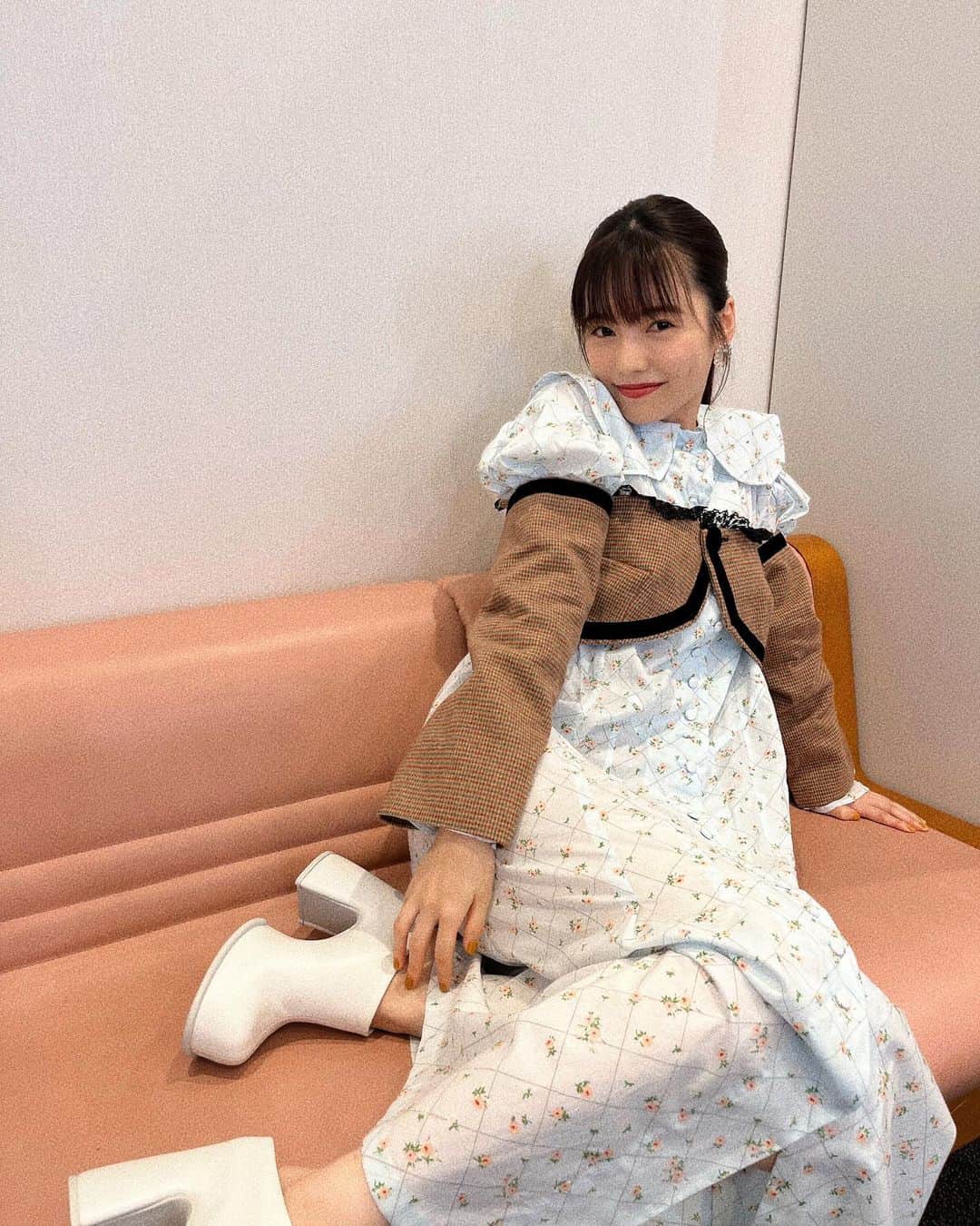 島崎遥香さんのインスタグラム写真 島崎遥香instagram 「🌷🪻🌻 Handm Nobusawahitoshi Stylist