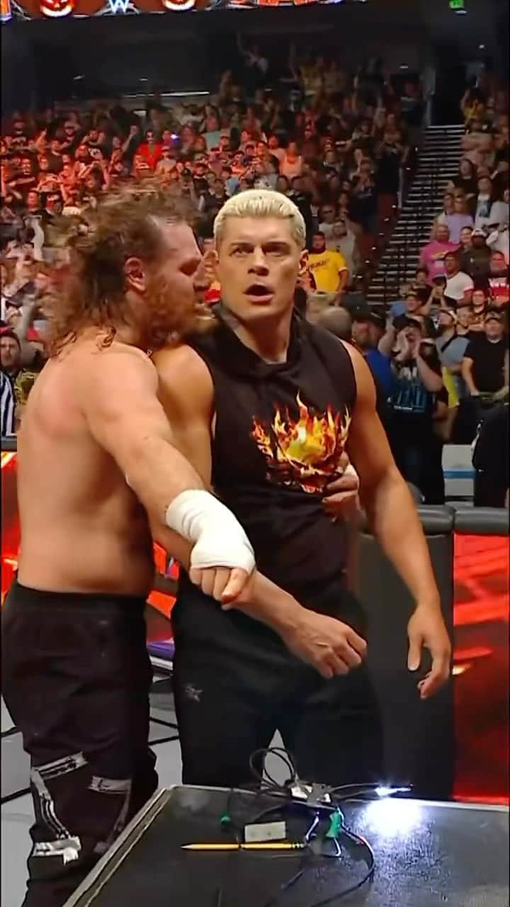 WWEさんのインスタグラム動画 - (WWEInstagram)「Monday Night Raw concluded with an ...