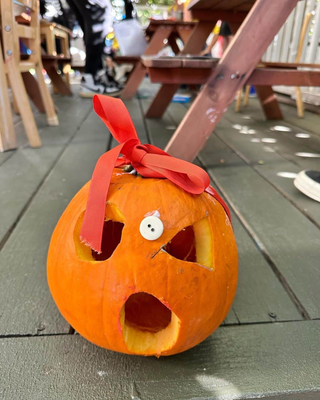 Livさんのインスタグラム写真 - (LivInstagram)「Kiki and JiJi out in the world 🐈‍⬛🎃 KiKi’s Delivery Service has ...