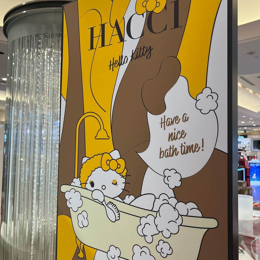 一木美里さんのインスタグラム写真 - (一木美里Instagram)「#HELLOKITTYxHACCI 🐝♥️ ♥️11月1日（水）〜11月7日（火） 📍阪急うめだ本店2階 きれいきれい ...
