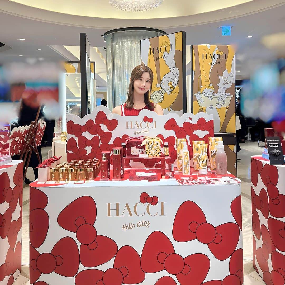 一木美里さんのインスタグラム写真 - (一木美里Instagram)「#HELLOKITTYxHACCI 🐝♥️ ♥️11月1日（水）〜11月7日（火） 📍阪急うめだ本店2階 きれいきれい ...
