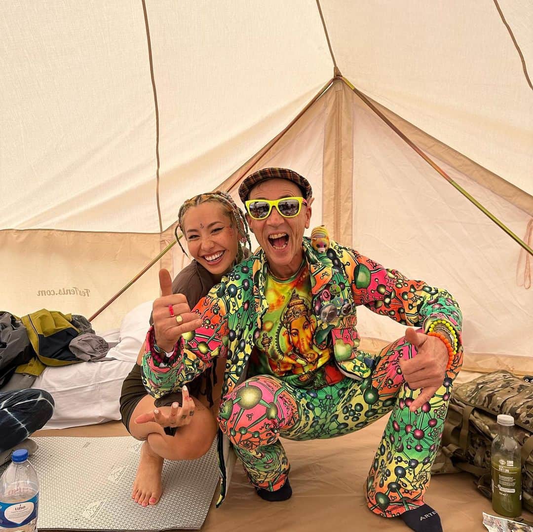 NENEさんのインスタグラム写真 - (NENEInstagram)「還暦おめでとう @doctorvagatorgoa 🪅💜 Stay ...