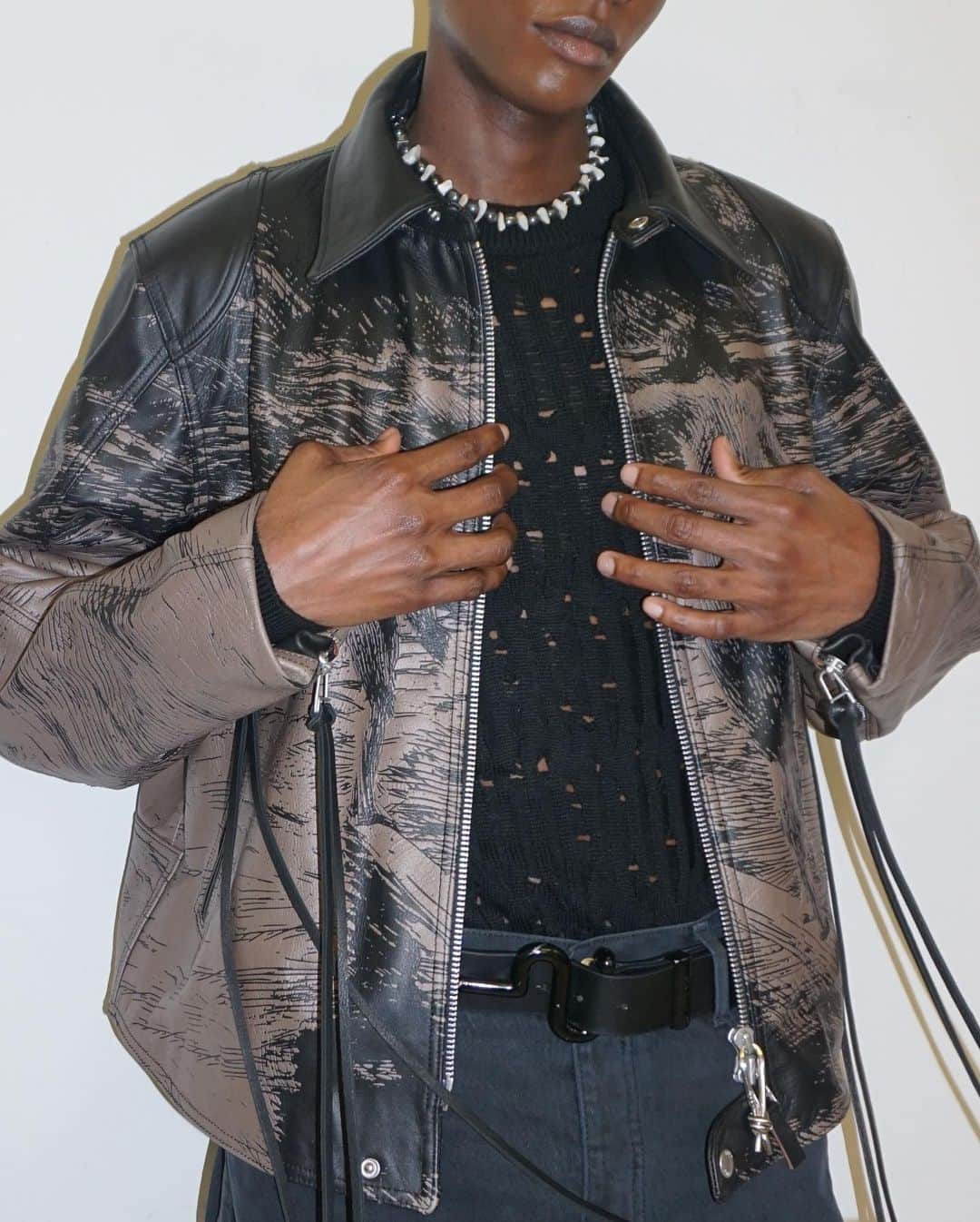 エイティーズさんのインスタグラム写真 - (エイティーズInstagram)「Odinaka in the Dixon biker jacket, with allover print in ...